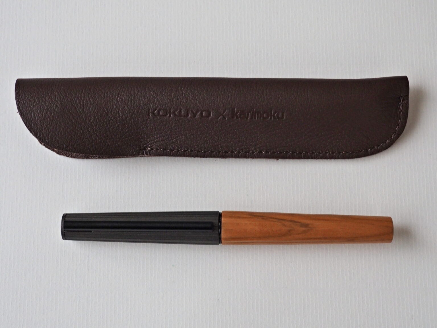 新感覚の書き心地！コクヨの高級筆記具「KOKUYO WP」限定モデルを試す【KOKUYO Limited Edition 2024 木軸/ウワミズザクラ レビュー】 | ホシイモノガ＝アリス・ギル