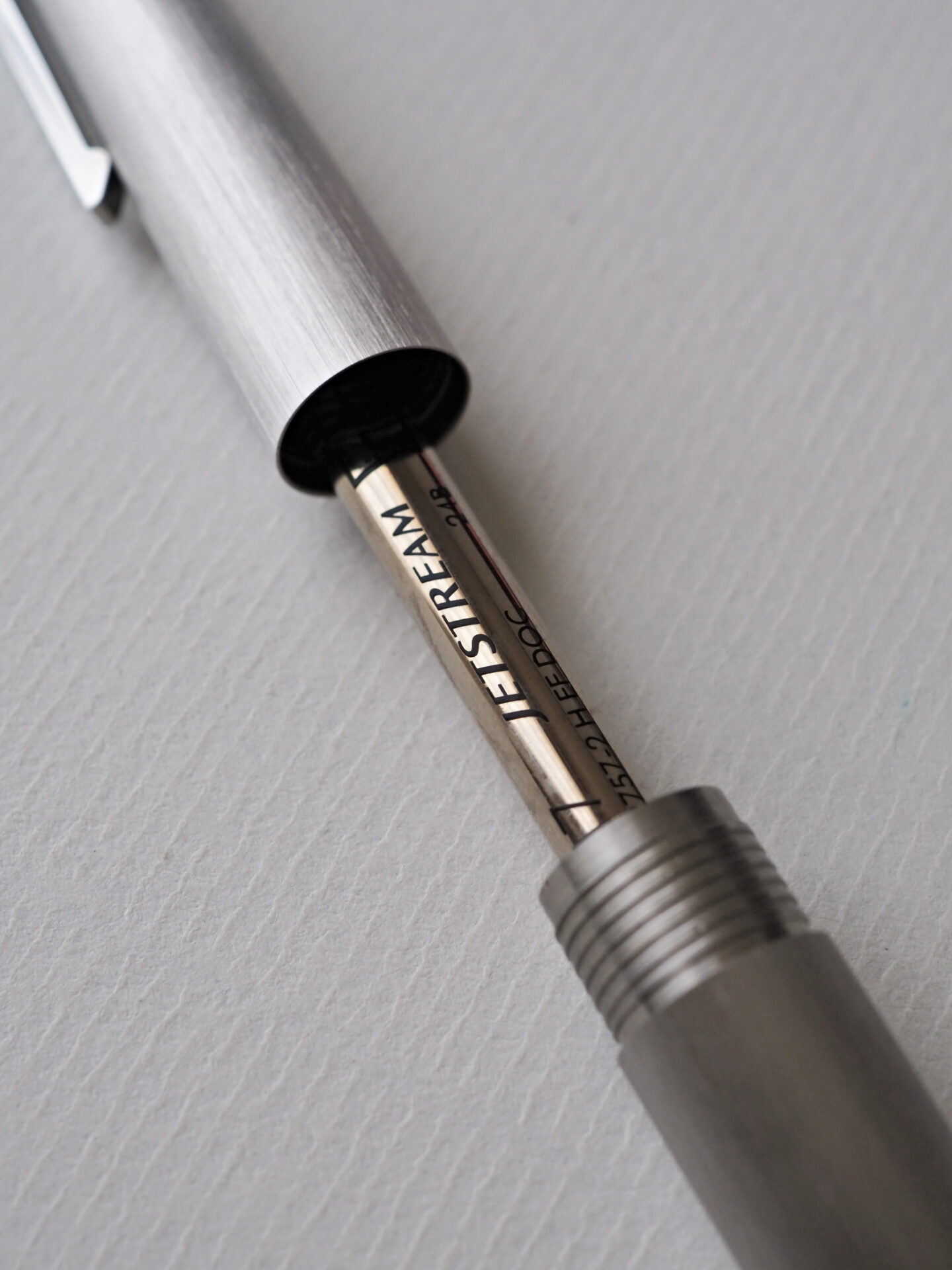 LAMY2000 の総金属軸「EDITION 2000」とジェットストリーム M17の相性を考える | ホシイモノガ＝アリス・ギル